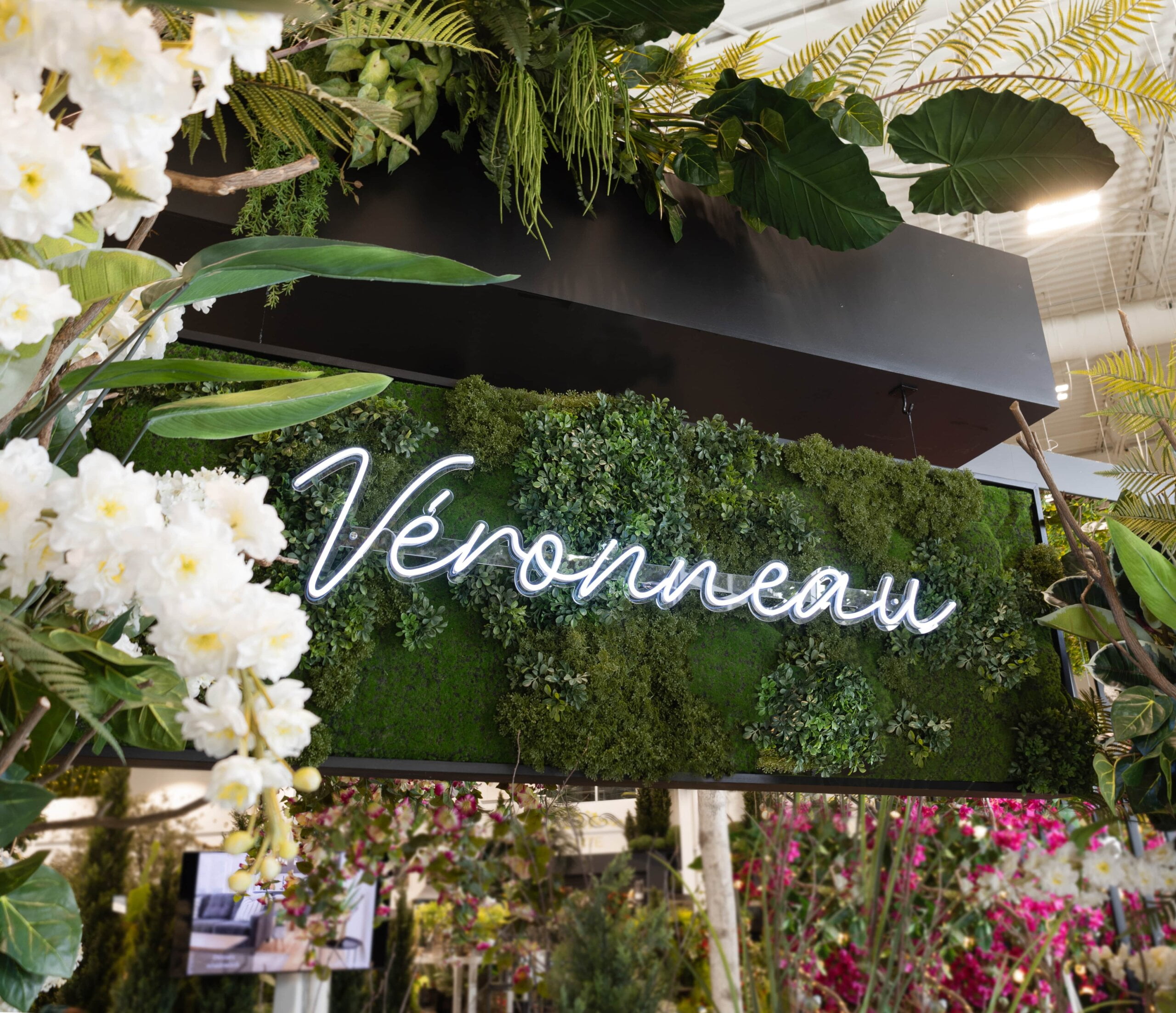 Embedded Logos - Commercial Design - Décors Véronneau