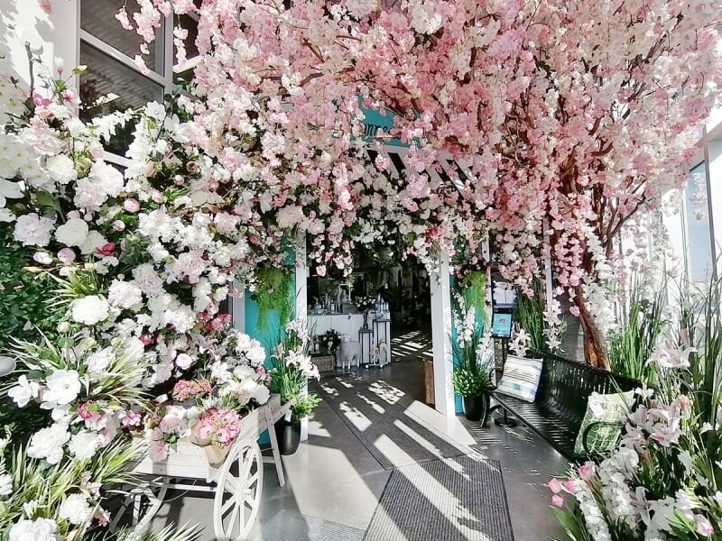 Wedding Flowers in Canada: 2026 Guide to Bouquets and Floral Decor ...